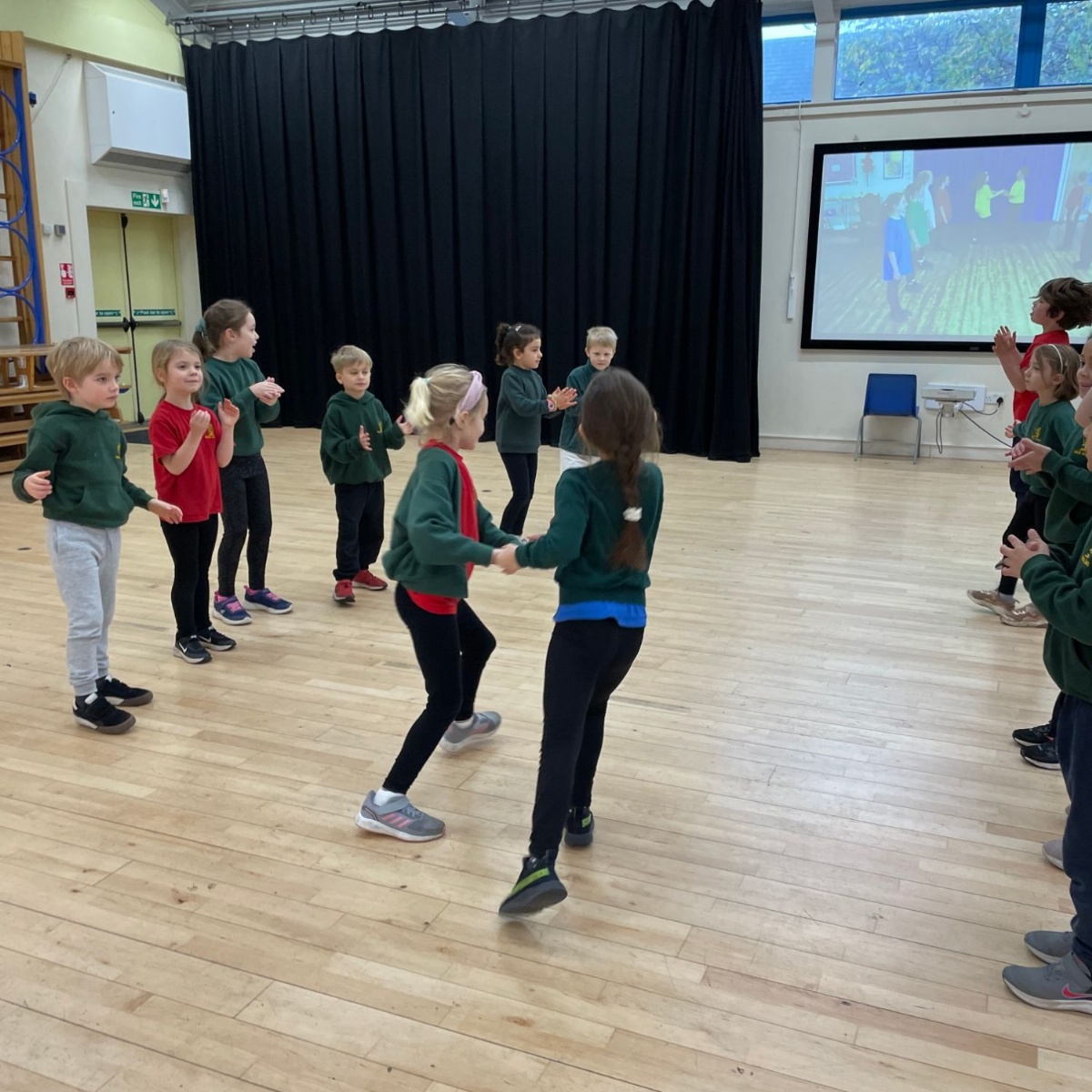 Sheen Mount Primary - Roll up! Roll up!