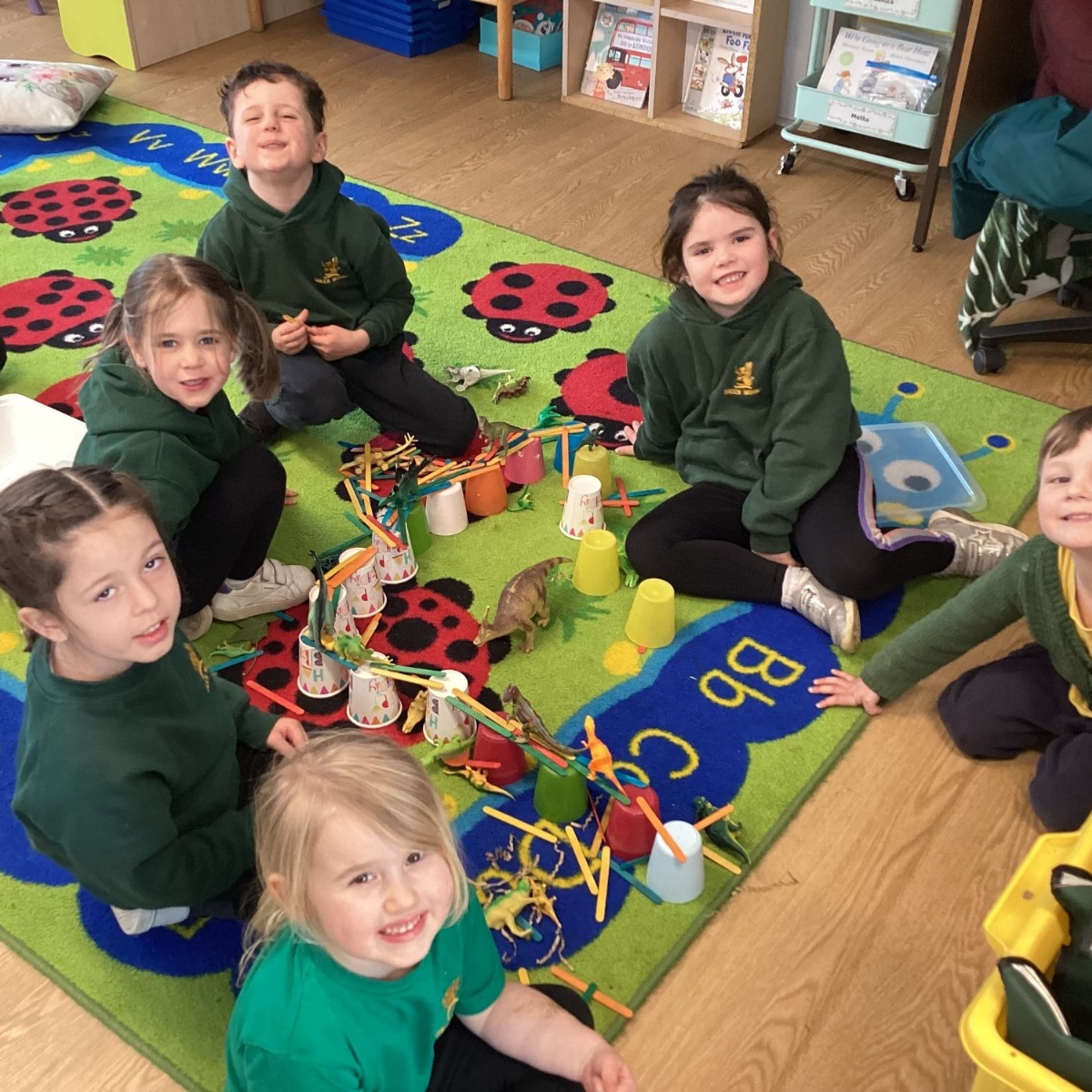 Sheen Mount Primary - 3D shapes all around