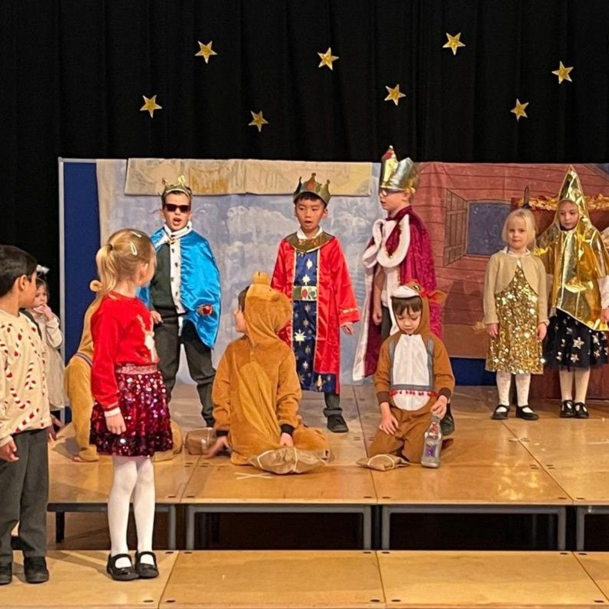 Sheen Mount Primary - Angels, Shepherds and Kings Galore!